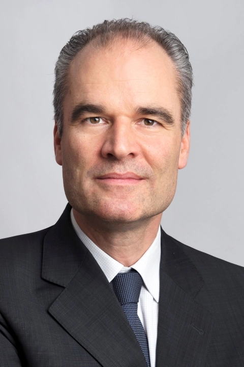 Offices & contacts | Swiss Re