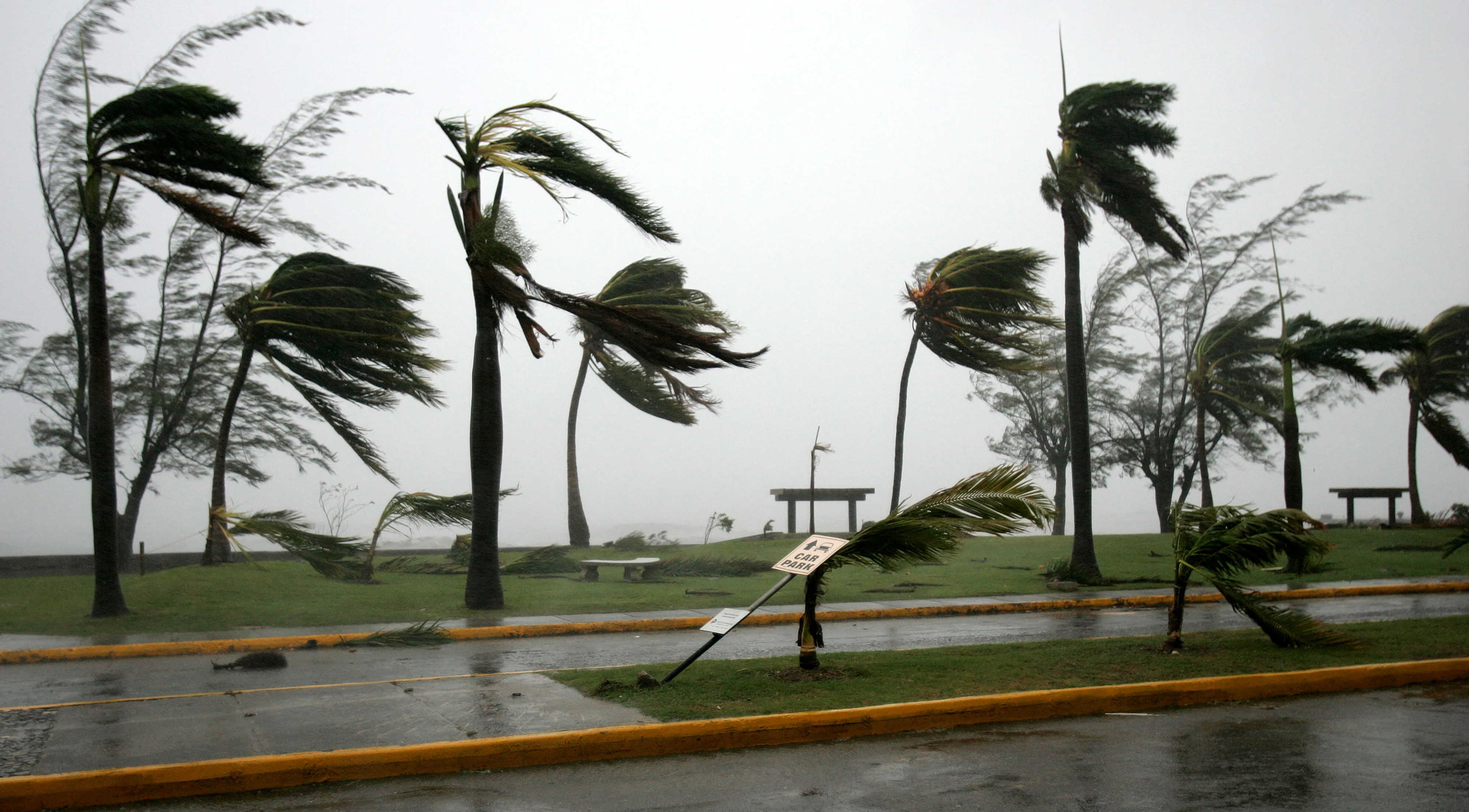 Windstorm Preparedness Guide Swiss Re Windstorm Preparedness Guide Swiss Re